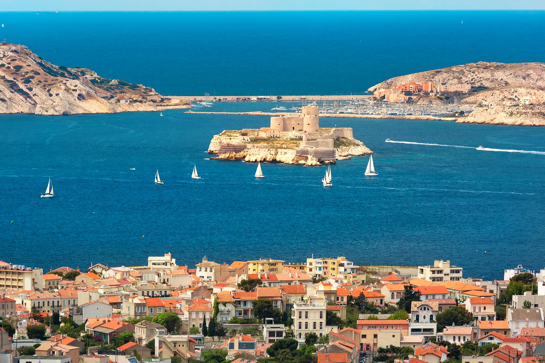 Cities With Small Urban Islands