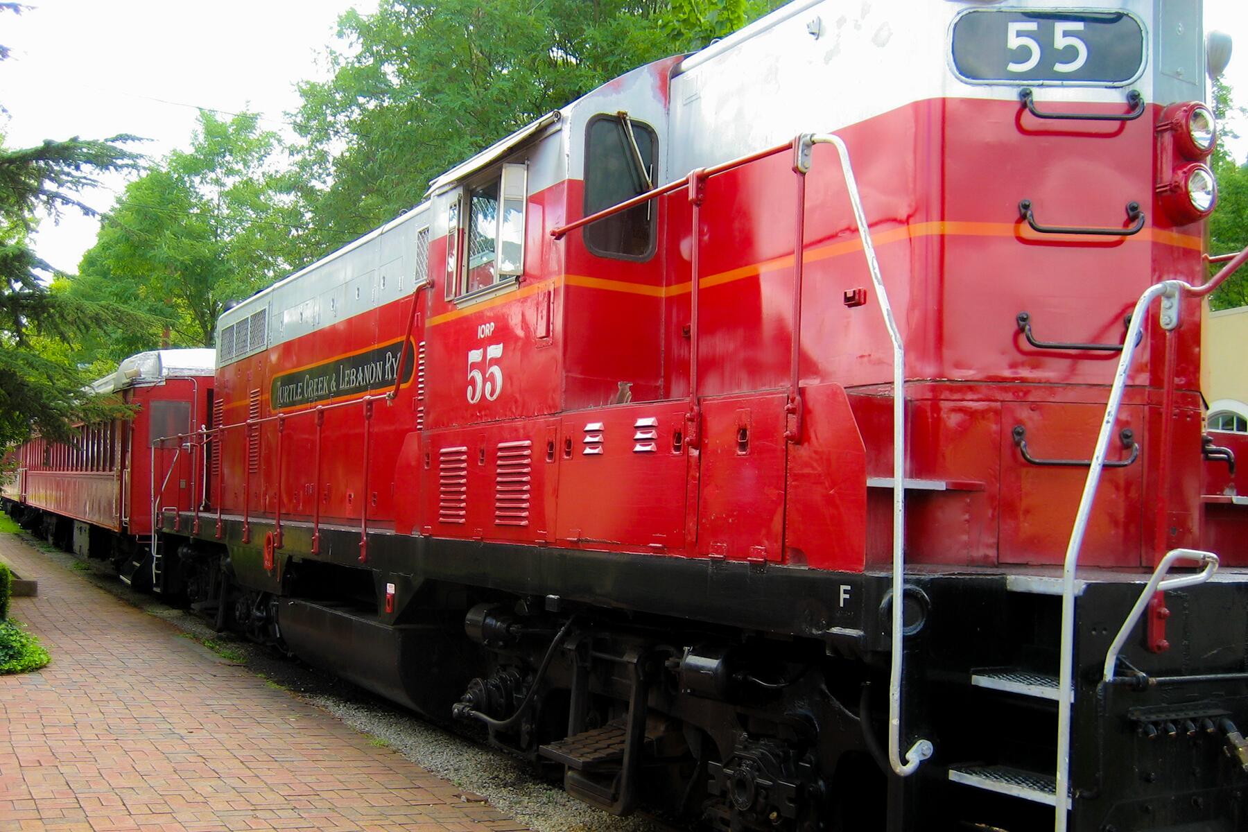 The Best Train Rides With Whiskey Tastings