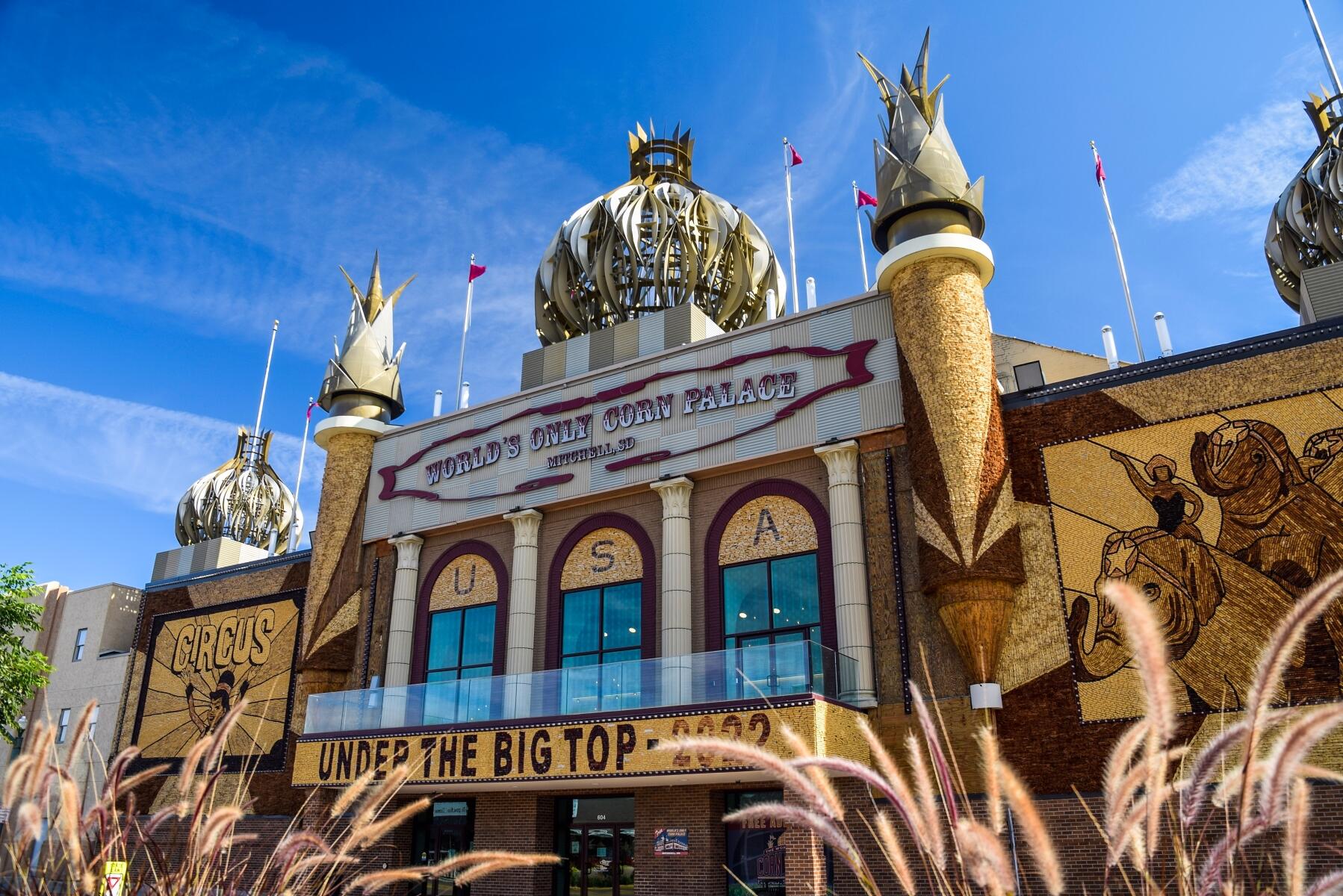 Avoid These 10 Tourist Traps Across the Midwest