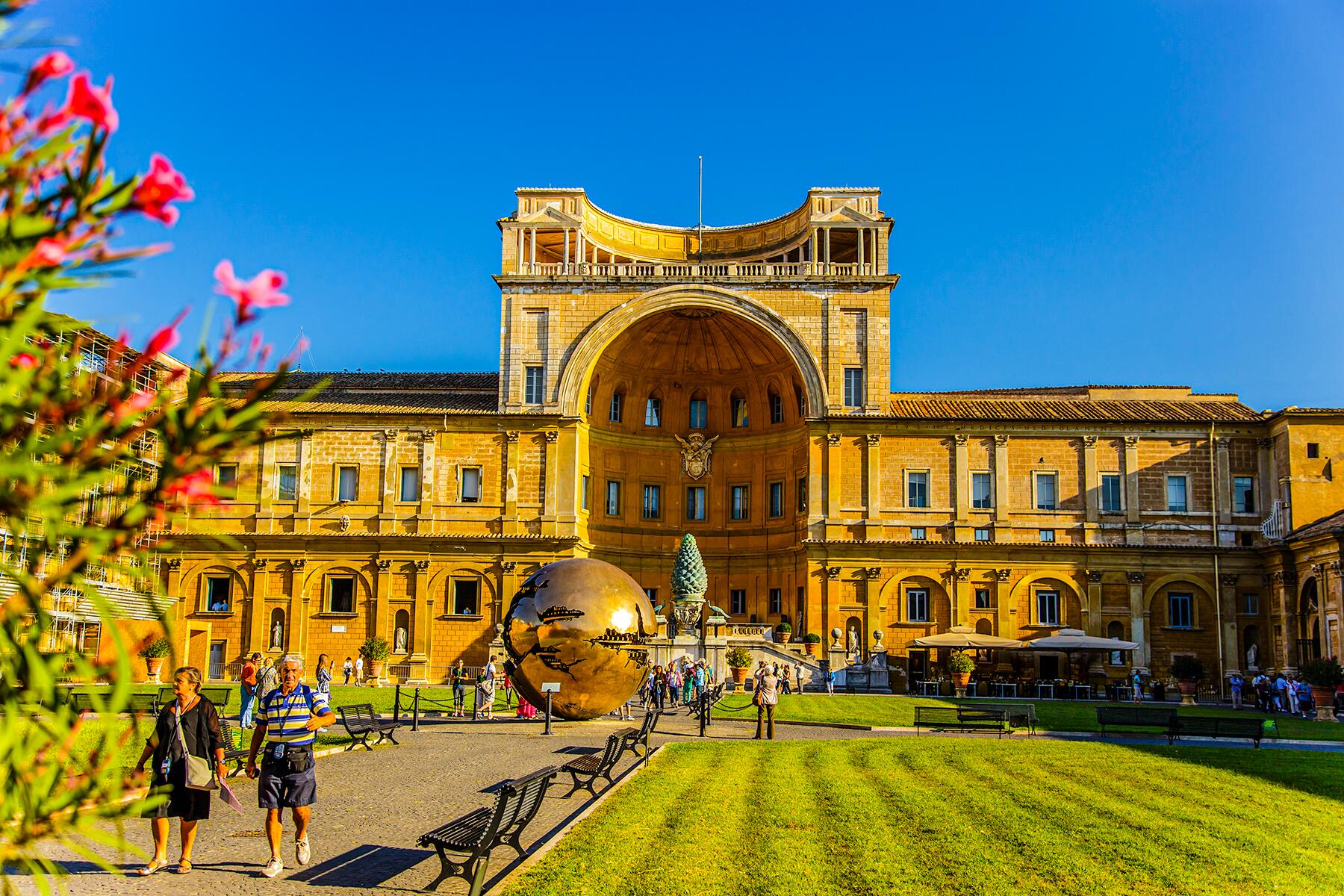 How to See the World's Most Popular Tourist Attractions Without Crowds