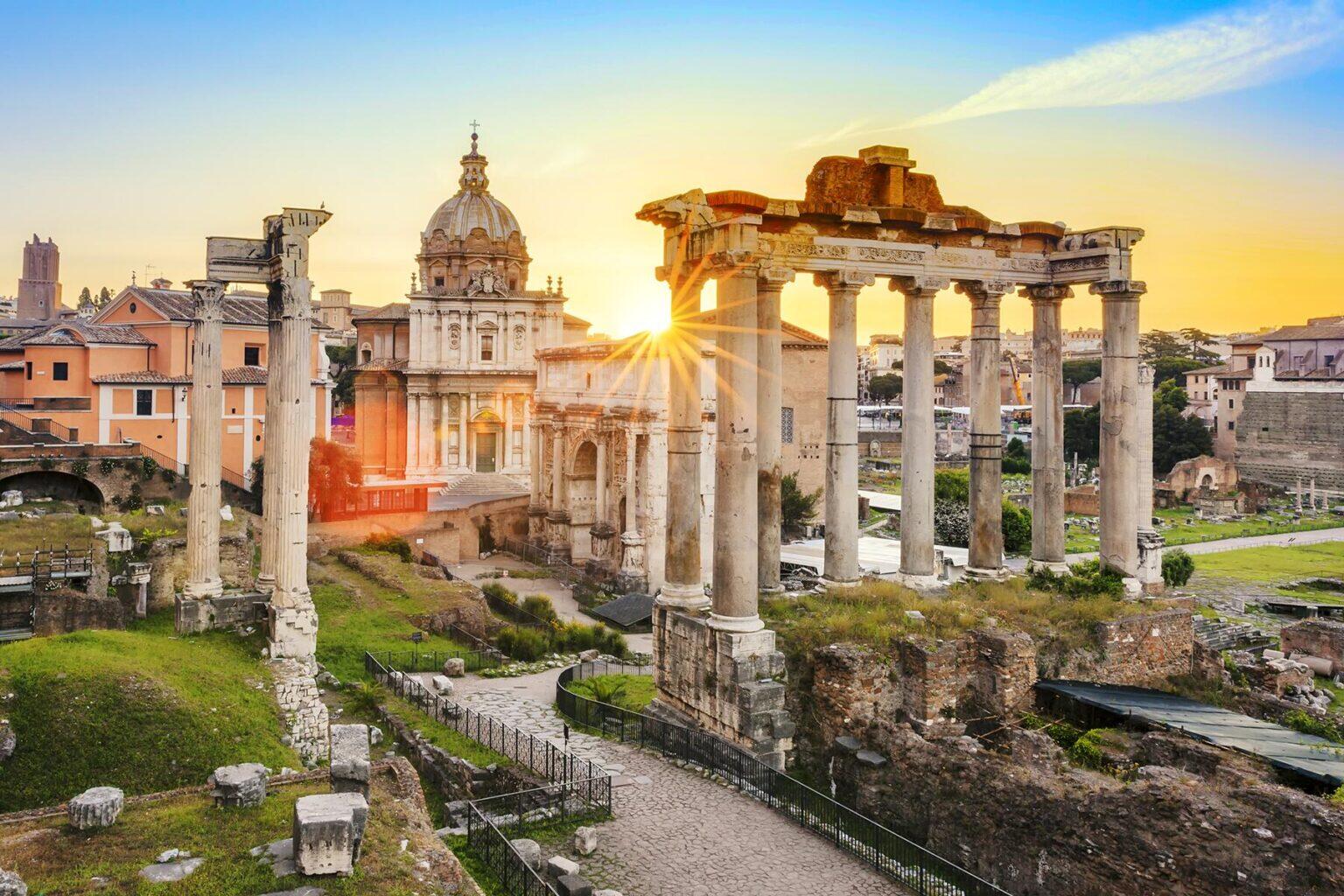 How Navigate Time Etiquette in Rome