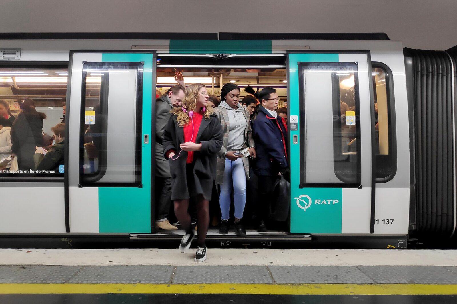 How to Take the Paris Metro