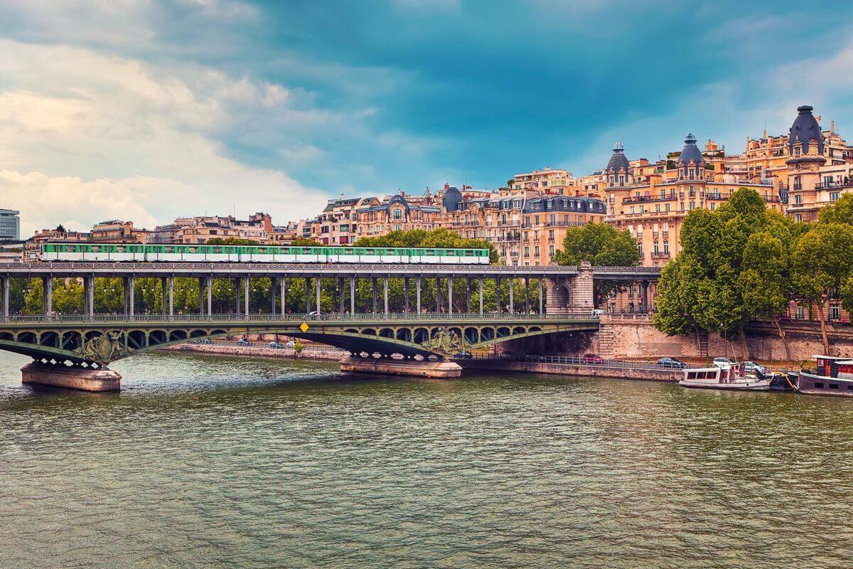 How to Take the Paris Metro