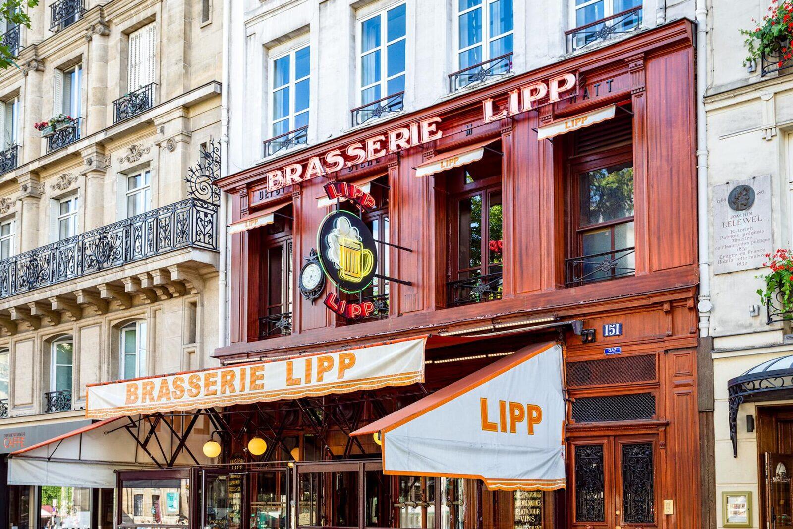 A Guide to Ernest Hemingway's Favorite Parisian Bars, Restaurants, and More
