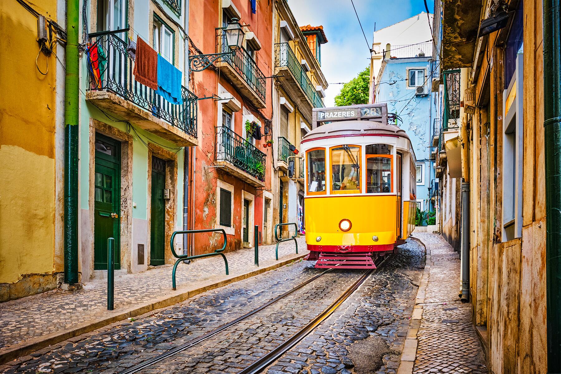 Complete Guide to Using Public Transportation in Lisbon