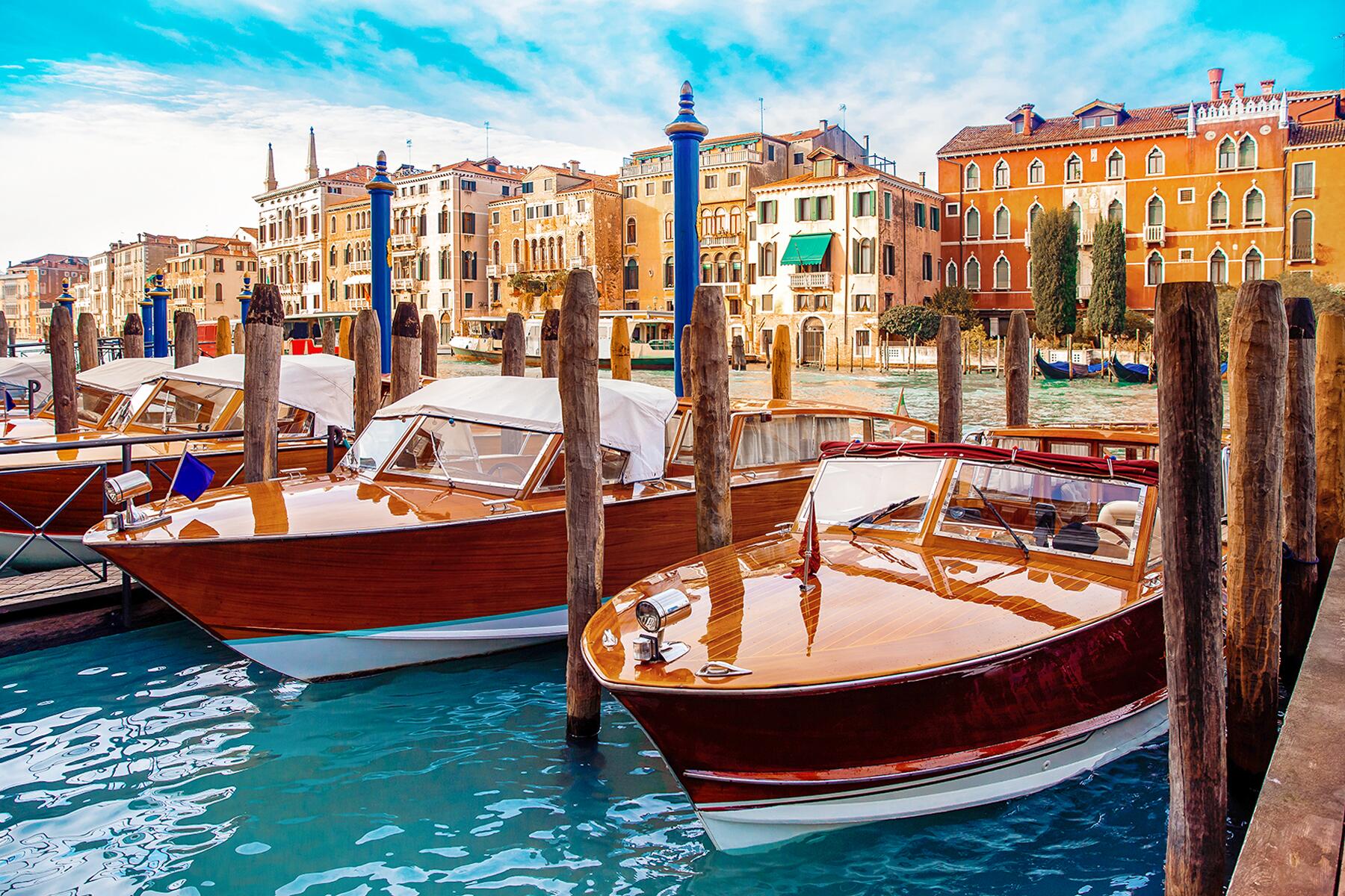 How Do You Use Public Transportation in Venice, Italy?