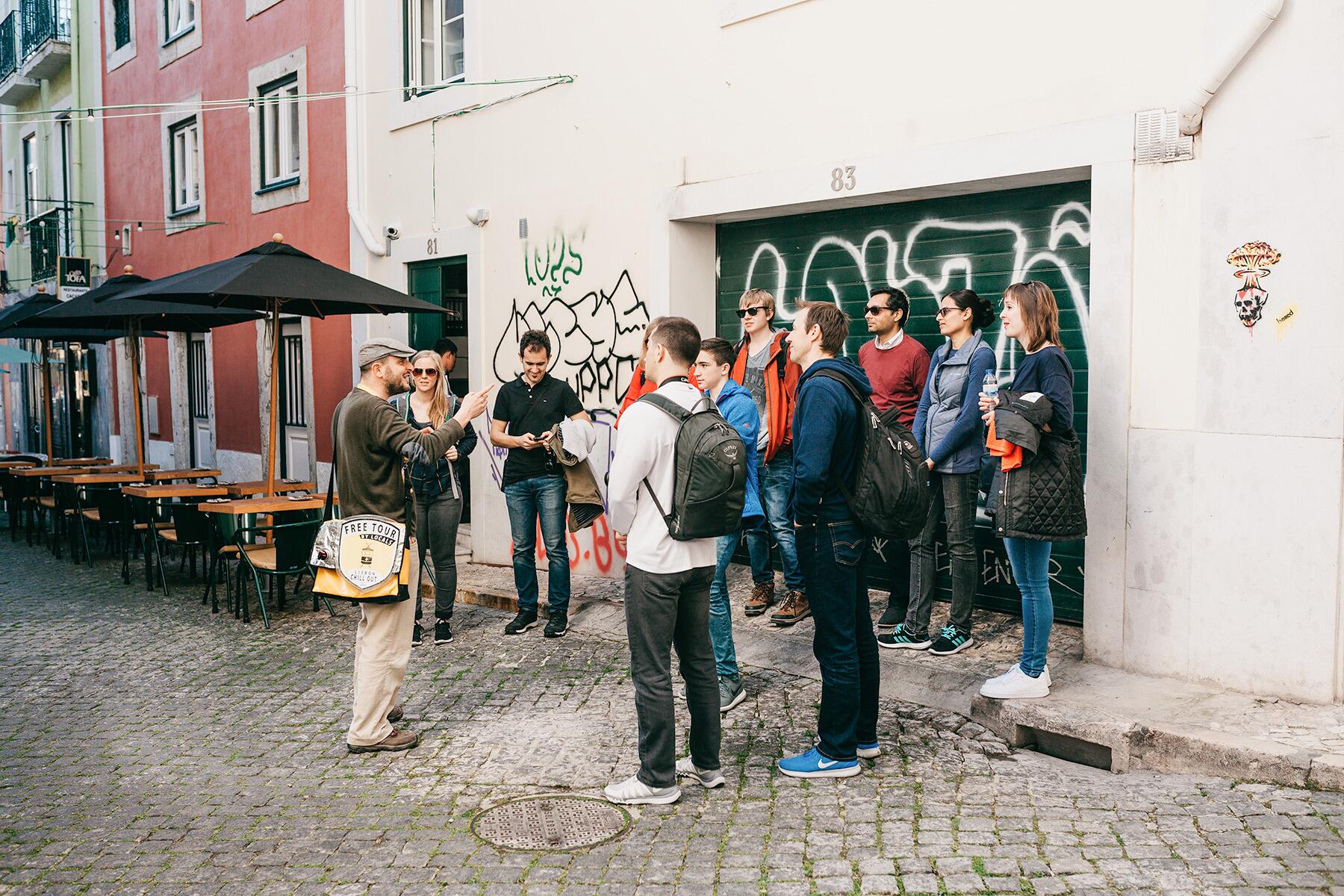 Most Common Tourist Scam That People Fall for When Traveling