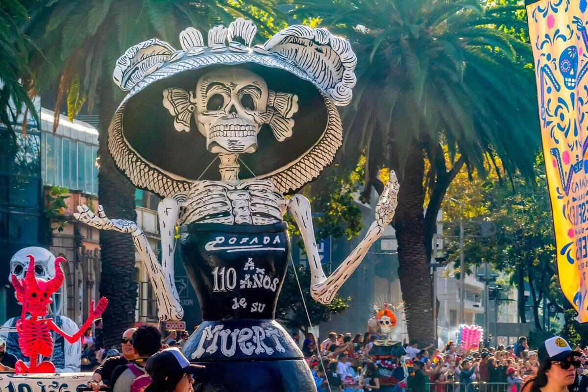 The Wildly Entertaining Tale of How Día de los Muertos Found Its ...