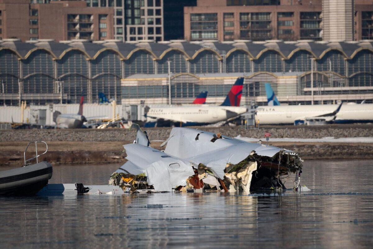 Should Travelers Start Worrying After the Second Fatal U.S. Jetliner ...