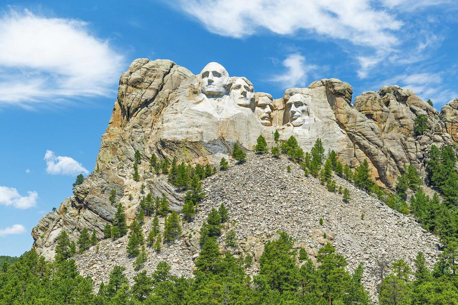 South Dakota in 6 Days: Badlands, Black Hills & Mount Rushmore Guide