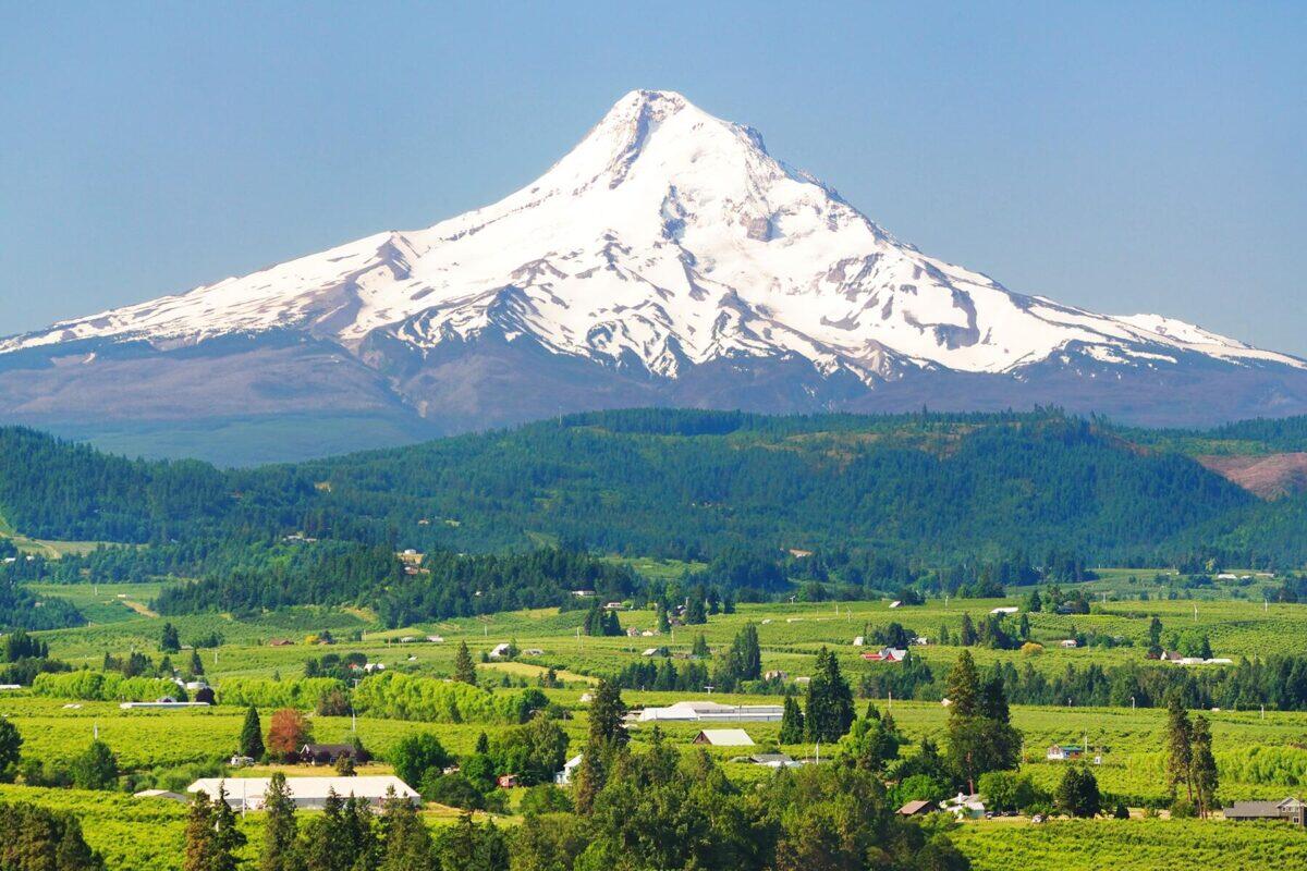 10-Day Oregon Road Trip: Portland, Crater Lake & the Coast